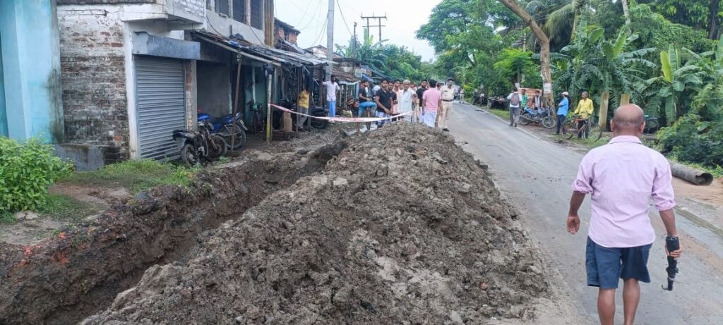 শ্যামপুরের বাগান্ডায় লরির চাকায় পিষ্ট হয়ে যুবকের মৃত্যু - Howrahnews24