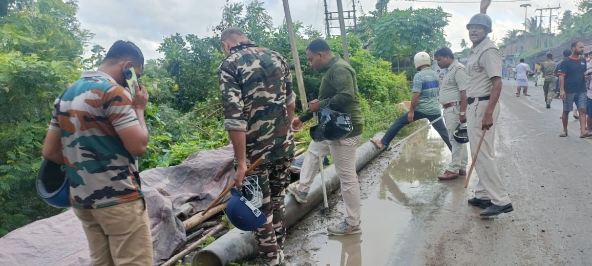 শ্যামপুরের বাগান্ডায় লরির চাকায় পিষ্ট হয়ে যুবকের মৃত্যু - Howrahnews24